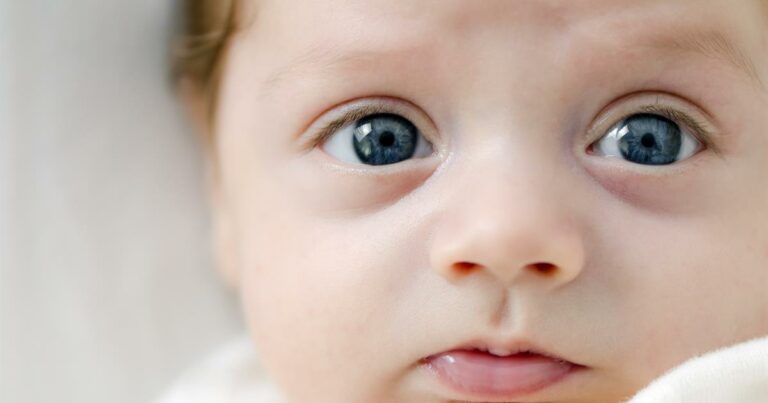 Newborn Eye Movements: Causes, Symptoms, Diagnosis & Treatment 2026